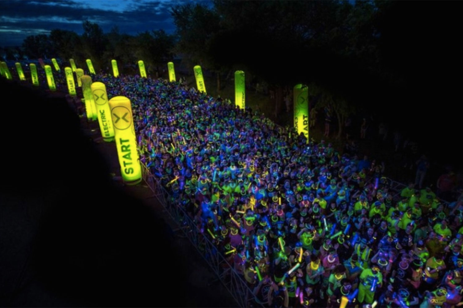 Découvrez la première Electric Run en France - SANTA MILA